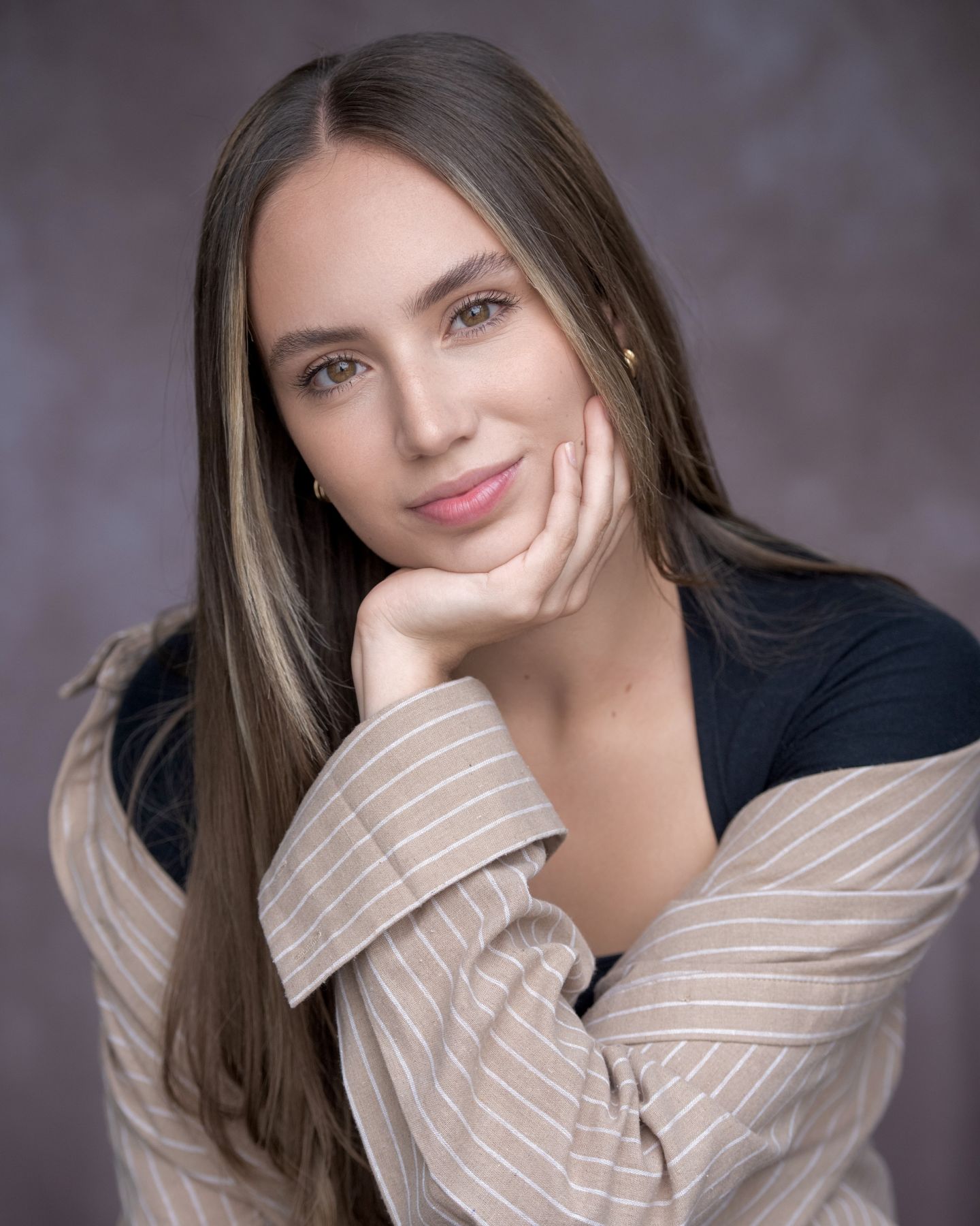 CHLOE SMITH – Network Artist Management